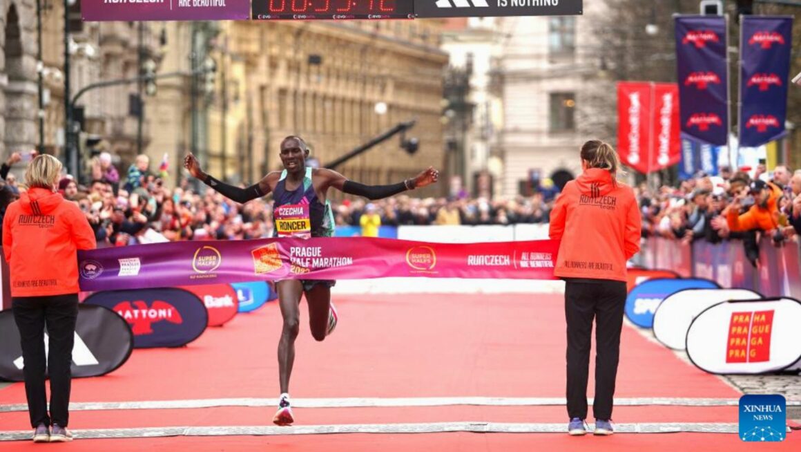 Kenyan Konga Dominated the Sold Out Prague Half Marathon